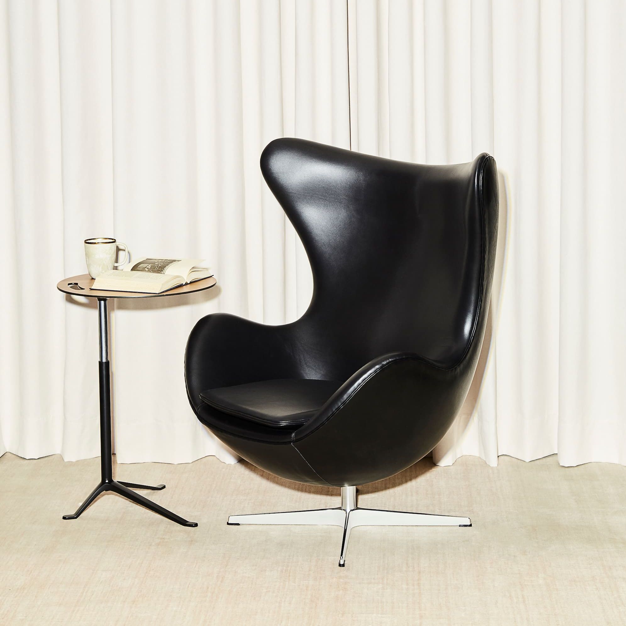 3107 Serie 7 Stol, forsidepolstret af Arne Jacobsen | Køb hos Jacobsen Plus