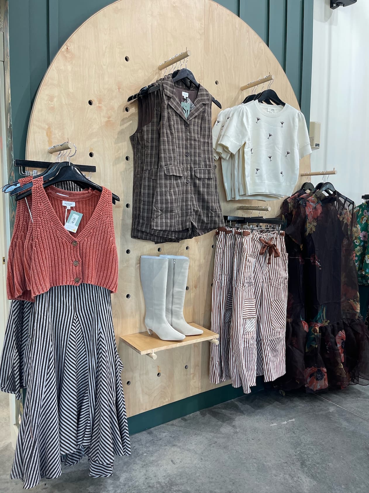 Entro Brand – Stella Ivy Boutique